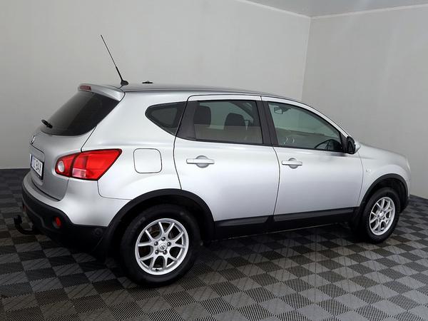 Grey Nissan Qashqai 2008 in Tallinn, with an engine capacity of 2.00 L and mileage of 319 thousand km for 2799 €, photo 3 on AUTOMOTO.COM.LV