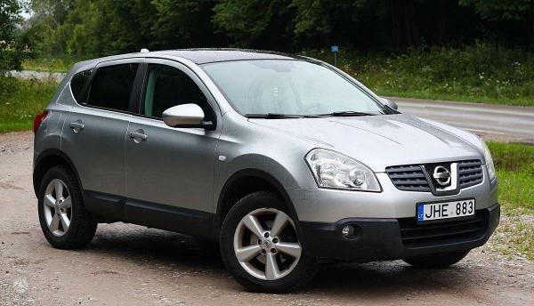 Grey Nissan Qashqai 2008 in Kretinga, with an engine capacity of 1.46 L and mileage of 294 thousand km for 2999 €, photo 2 on AUTOMOTO.COM.LV