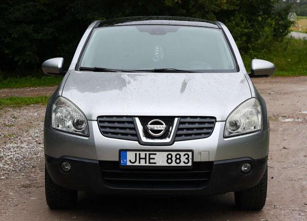 Grey Nissan Qashqai 2008 in Kretinga, with an engine capacity of 1.46 L and mileage of 294 thousand km for 2999 €, photo 4 on AUTOMOTO.COM.LV