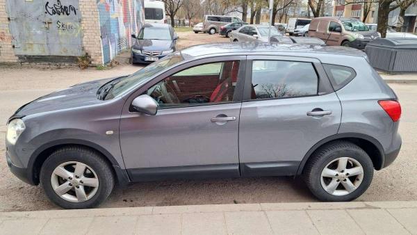 Grey Nissan Qashqai 2008 in Vilnius, with an engine capacity of 2.00 L and mileage of 314 thousand km for 3990 €, photo 6 on AUTOMOTO.COM.LV