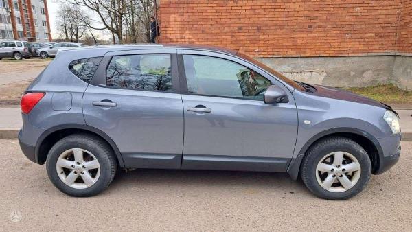 Grey Nissan Qashqai 2008 in Vilnius, with an engine capacity of 2.00 L and mileage of 314 thousand km for 3990 €, photo 7 on AUTOMOTO.COM.LV