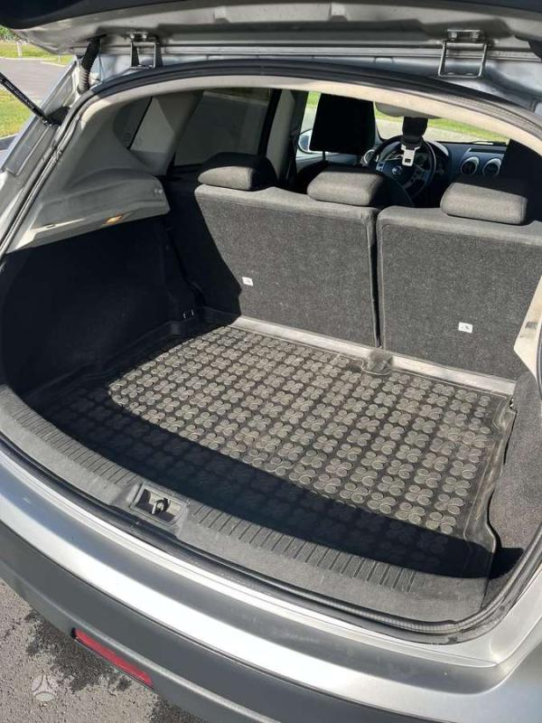 Grey Nissan Qashqai 2008 in Gargzdai, with an engine capacity of 2.00 L and mileage of 409 thousand km for 2800 €, photo 8 on AUTOMOTO.COM.LV