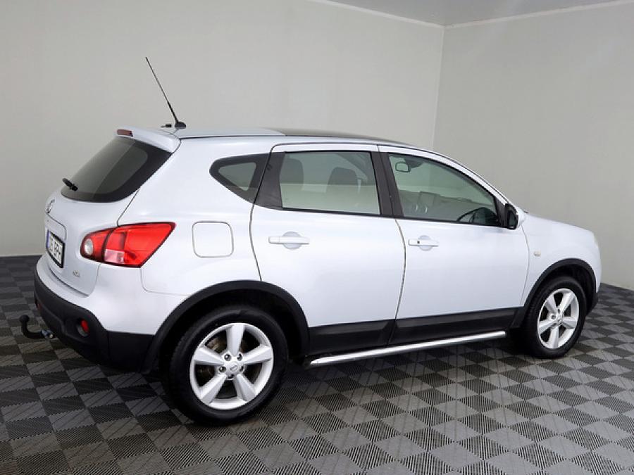 Pelēks Nissan Qashqai 2008 Tallina, ar dzinēja tilpumu 2.00 L un nobraukumu 256 tūkst. km par 2799 €, foto 4 vietnē AUTOMOTO.COM.LV