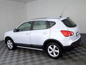 Pelēks Nissan Qashqai 2008 Tallina, ar dzinēja tilpumu 2.00 L un nobraukumu 256 tūkst. km par 2799 €, foto 5 vietnē AUTOMOTO.COM.LV