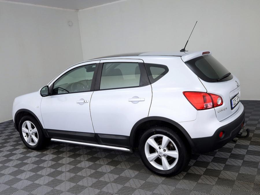 Pelēks Nissan Qashqai 2008 Tallina, ar dzinēja tilpumu 2.00 L un nobraukumu 256 tūkst. km par 2799 €, foto 5 vietnē AUTOMOTO.COM.LV
