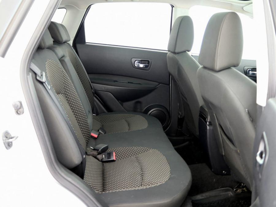 Pelēks Nissan Qashqai 2008 Tallina, ar dzinēja tilpumu 2.00 L un nobraukumu 256 tūkst. km par 2799 €, foto 8 vietnē AUTOMOTO.COM.LV