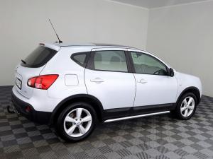 Pelēks Nissan Qashqai 2008 Tallina, ar dzinēja tilpumu 2.00 L un nobraukumu 256 tūkst. km par 2799 €, foto 12 vietnē AUTOMOTO.COM.LV