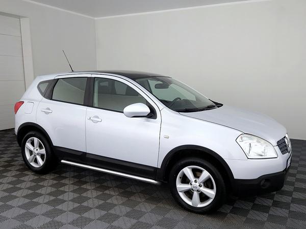 Pelēks Nissan Qashqai 2008 Tallina, ar dzinēja tilpumu 2.00 L un nobraukumu 256 tūkst. km par 2799 €, foto 1 vietnē AUTOMOTO.COM.LV