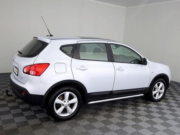 Pelēks Nissan Qashqai 2008 Tallina, ar dzinēja tilpumu 2.00 L un nobraukumu 256 tūkst. km par 2799 €, foto 3 vietnē AUTOMOTO.COM.LV