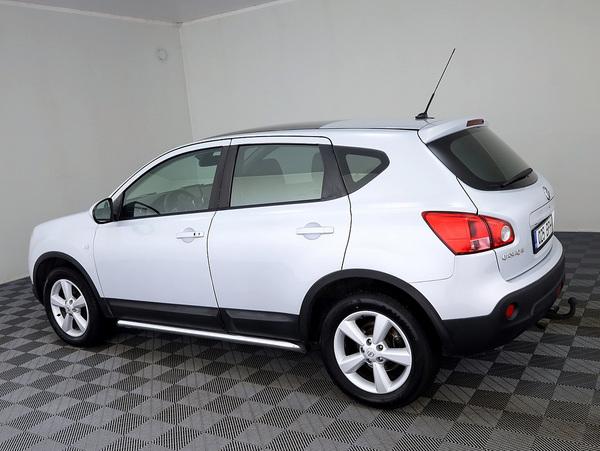 Pelēks Nissan Qashqai 2008 Tallina, ar dzinēja tilpumu 2.00 L un nobraukumu 256 tūkst. km par 2799 €, foto 4 vietnē AUTOMOTO.COM.LV