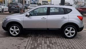 Grey Nissan Qashqai 2008 in Siauliai, with an engine capacity of 1.46 L and mileage of 291 thousand km for 2800 €, photo 6 on AUTOMOTO.COM.LV