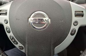 Grey Nissan Qashqai 2008 in Siauliai, with an engine capacity of 1.46 L and mileage of 291 thousand km for 2800 €, photo 12 on AUTOMOTO.COM.LV