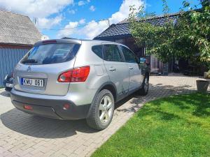 Grey Nissan Qashqai 2008 in Panevezys, with an engine capacity of 1.60 L and mileage of 273 thousand km for 2700 €, photo 6 on AUTOMOTO.COM.LV