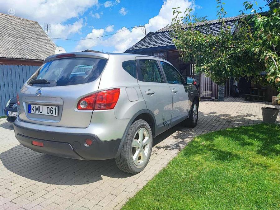 Grey Nissan Qashqai 2008 in Panevezys, with an engine capacity of 1.60 L and mileage of 273 thousand km for 2700 €, photo 6 on AUTOMOTO.COM.LV