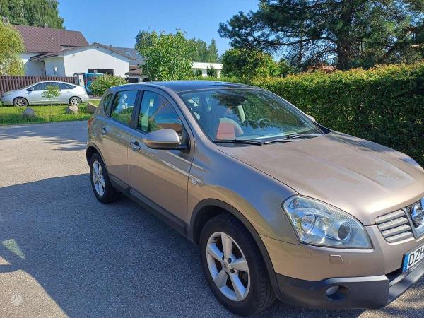Grey Nissan Qashqai 2008 in Vilnius, with an engine capacity of 1.60 L and mileage of 191 thousand km for 3600 €, photo 1 on AUTOMOTO.COM.LV