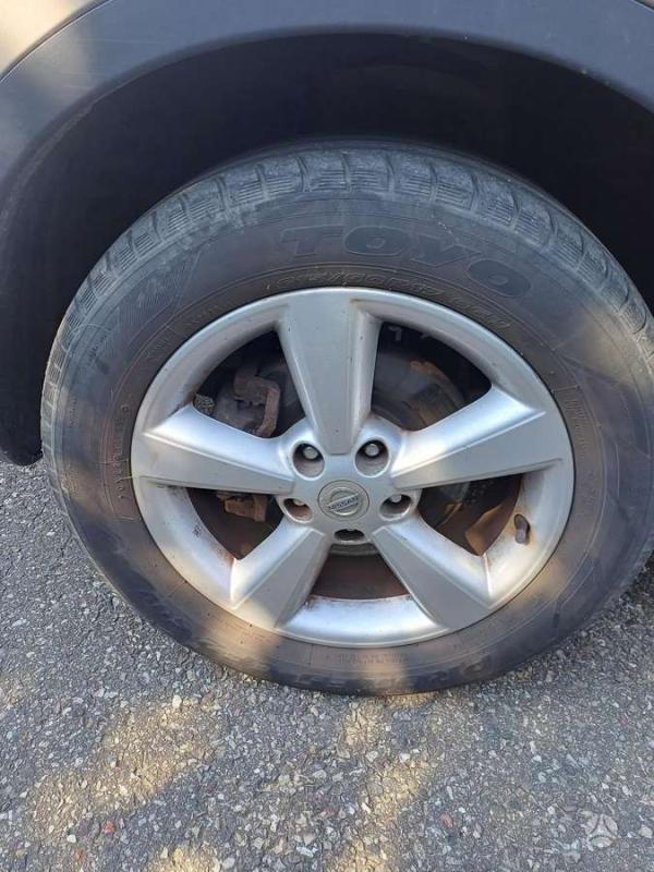 Grey Nissan Qashqai 2008 in Vilnius, with an engine capacity of 1.60 L and mileage of 191 thousand km for 3600 €, photo 10 on AUTOMOTO.COM.LV
