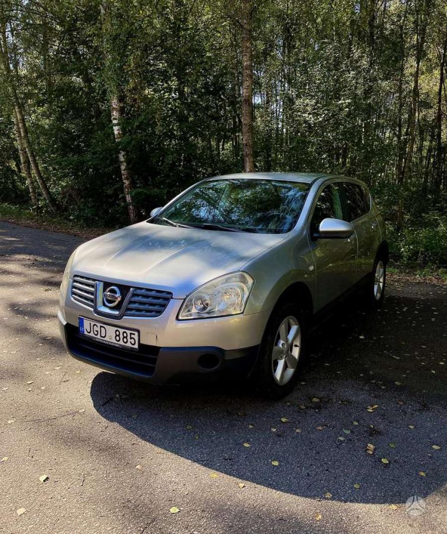 Grey Nissan Qashqai 2008 in Vilnius, with an engine capacity of 2.00 L and mileage of 228 thousand km for 3450 €, photo 1 on AUTOMOTO.COM.LV