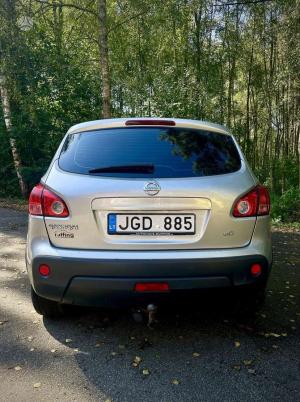 Grey Nissan Qashqai 2008 in Vilnius, with an engine capacity of 2.00 L and mileage of 228 thousand km for 3450 €, photo 3 on AUTOMOTO.COM.LV