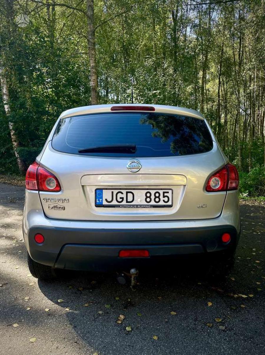 Grey Nissan Qashqai 2008 in Vilnius, with an engine capacity of 2.00 L and mileage of 228 thousand km for 3450 €, photo 3 on AUTOMOTO.COM.LV