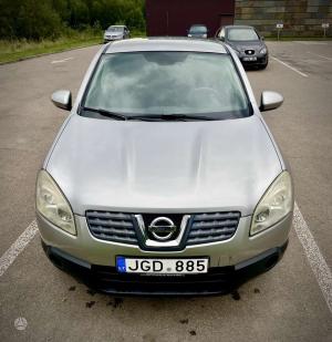 Grey Nissan Qashqai 2008 in Vilnius, with an engine capacity of 2.00 L and mileage of 228 thousand km for 3450 €, photo 4 on AUTOMOTO.COM.LV