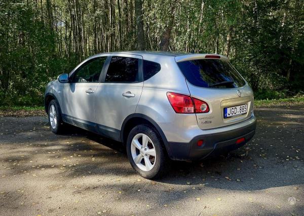 Pelēks Nissan Qashqai 2008 Viļņa, ar dzinēja tilpumu 2.00 L un nobraukumu 228 tūkst. km par 3450 €, foto 5 vietnē AUTOMOTO.COM.LV