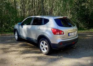 Grey Nissan Qashqai 2008 in Vilnius, with an engine capacity of 2.00 L and mileage of 228 thousand km for 3450 €, photo 5 on AUTOMOTO.COM.LV