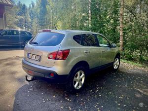 Grey Nissan Qashqai 2008 in Vilnius, with an engine capacity of 2.00 L and mileage of 228 thousand km for 3450 €, photo 6 on AUTOMOTO.COM.LV