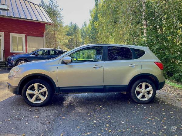 Pelēks Nissan Qashqai 2008 Viļņa, ar dzinēja tilpumu 2.00 L un nobraukumu 228 tūkst. km par 3450 €, foto 7 vietnē AUTOMOTO.COM.LV