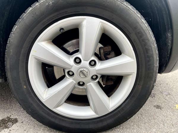Pelēks Nissan Qashqai 2008 Viļņa, ar dzinēja tilpumu 2.00 L un nobraukumu 228 tūkst. km par 3450 €, foto 9 vietnē AUTOMOTO.COM.LV