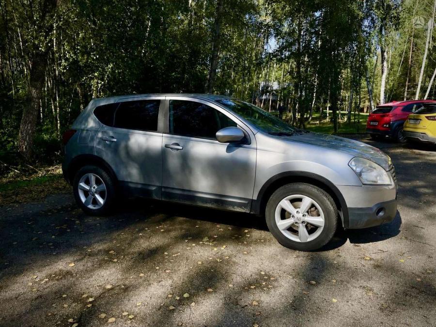 Grey Nissan Qashqai 2008 in Vilnius, with an engine capacity of 2.00 L and mileage of 228 thousand km for 3450 €, photo 10 on AUTOMOTO.COM.LV