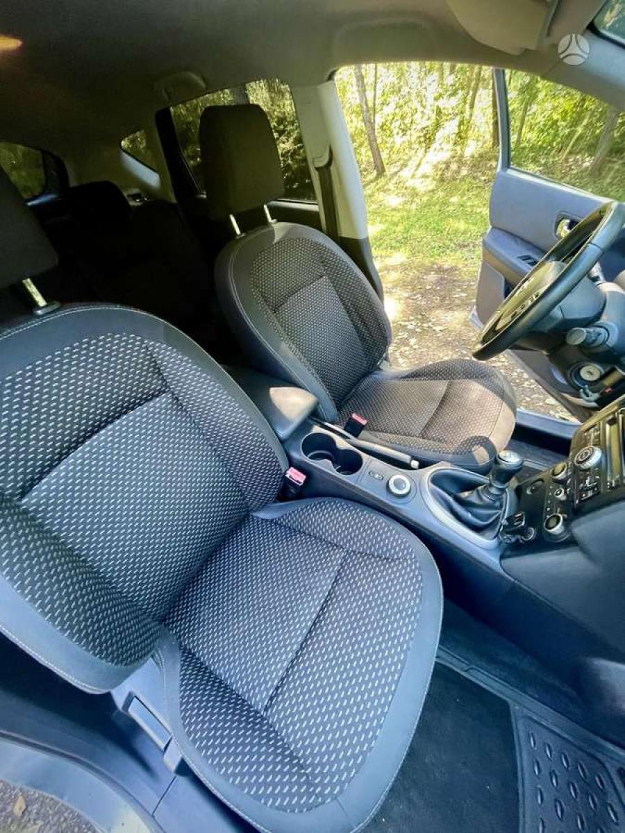 Grey Nissan Qashqai 2008 in Vilnius, with an engine capacity of 2.00 L and mileage of 228 thousand km for 3450 €, photo 11 on AUTOMOTO.COM.LV
