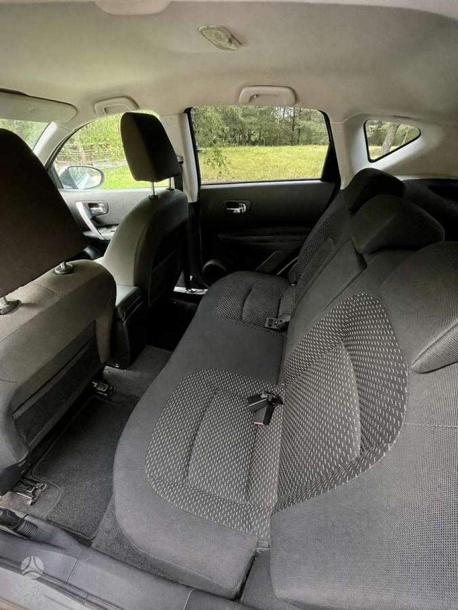 Grey Nissan Qashqai 2008 in Vilnius, with an engine capacity of 2.00 L and mileage of 228 thousand km for 3450 €, photo 13 on AUTOMOTO.COM.LV