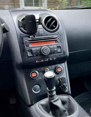 Grey Nissan Qashqai 2008 in Vilnius, with an engine capacity of 2.00 L and mileage of 228 thousand km for 3450 €, photo 14 on AUTOMOTO.COM.LV