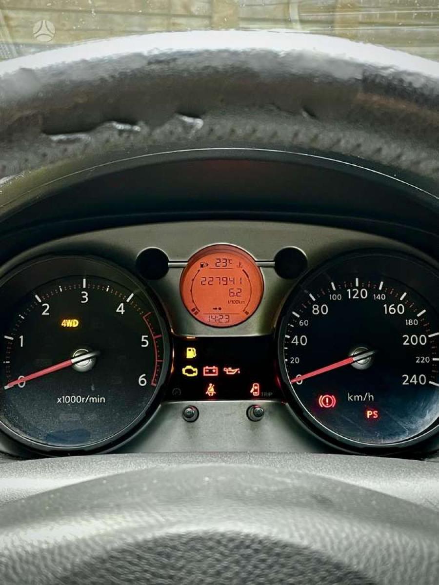 Grey Nissan Qashqai 2008 in Vilnius, with an engine capacity of 2.00 L and mileage of 228 thousand km for 3450 €, photo 15 on AUTOMOTO.COM.LV