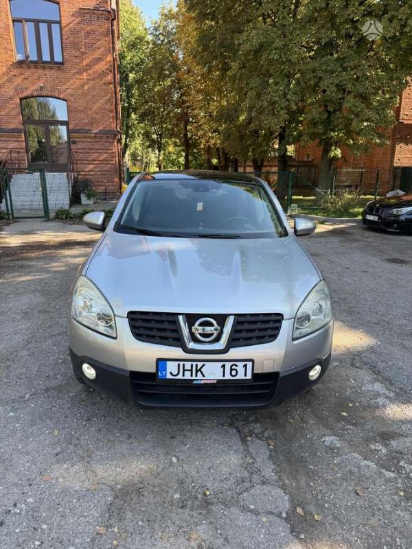 Grey Nissan Qashqai 2008 in Kaunas, with an engine capacity of 2.00 L and mileage of 220 thousand km for 1799 €, photo 1 on AUTOMOTO.COM.LV