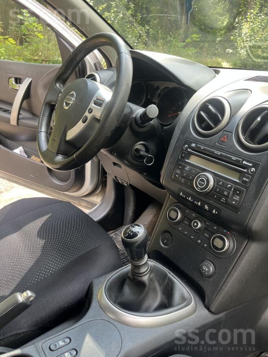 Pelēks Nissan Qashqai 2008 Rīga, ar dzinēja tilpumu 2.00 L un nobraukumu 433 tūkst. km par 2050 €, foto 5 vietnē AUTOMOTO.COM.LV