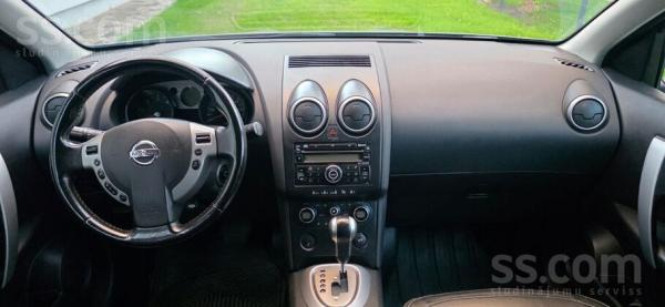 Nissan Qashqai 2008 in Riga on AUTOMOTO.COM.LV Grey Nissan Qashqai 2008 in Riga, with an engine capacity of 2.00 L and mileage of 240 thousand km for 3150 €, photo 11 on AUTOMOTO.COM.LV