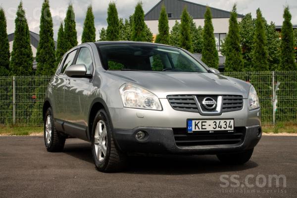 Pelēks Nissan Qashqai 2008 Jelgava, ar dzinēja tilpumu 2.00 L un nobraukumu 261 tūkst. km par 3600 €, foto 1 vietnē AUTOMOTO.COM.LV