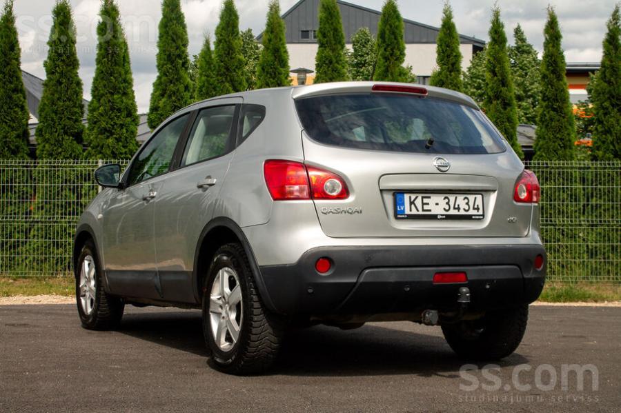 Pelēks Nissan Qashqai 2008 Jelgava, ar dzinēja tilpumu 2.00 L un nobraukumu 261 tūkst. km par 3600 €, foto 5 vietnē AUTOMOTO.COM.LV