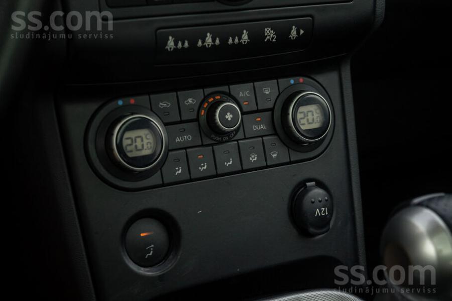 Pelēks Nissan Qashqai 2008 Jelgava, ar dzinēja tilpumu 2.00 L un nobraukumu 261 tūkst. km par 3600 €, foto 15 vietnē AUTOMOTO.COM.LV