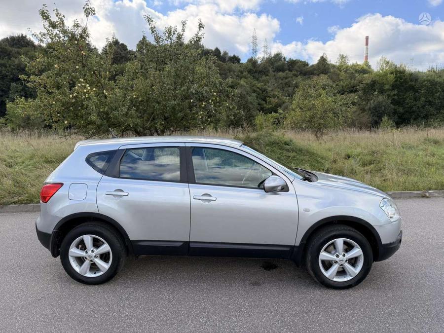 Pelēks Nissan Qashqai 2008 Viļņa, ar dzinēja tilpumu 2.00 L un nobraukumu 191 tūkst. km par 5950 €, foto 5 vietnē AUTOMOTO.COM.LV