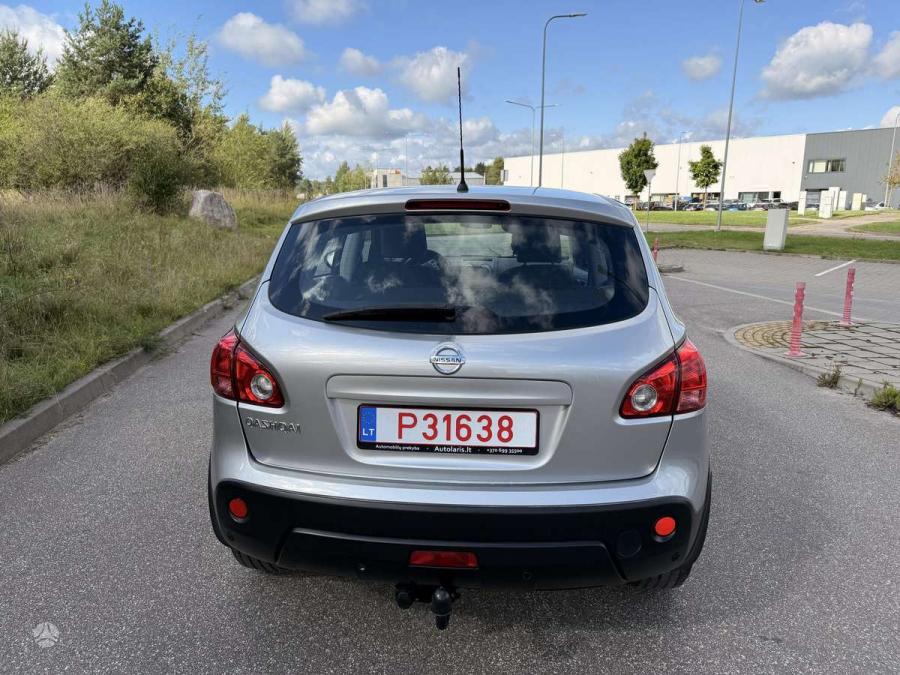 Pelēks Nissan Qashqai 2008 Viļņa, ar dzinēja tilpumu 2.00 L un nobraukumu 191 tūkst. km par 5950 €, foto 7 vietnē AUTOMOTO.COM.LV