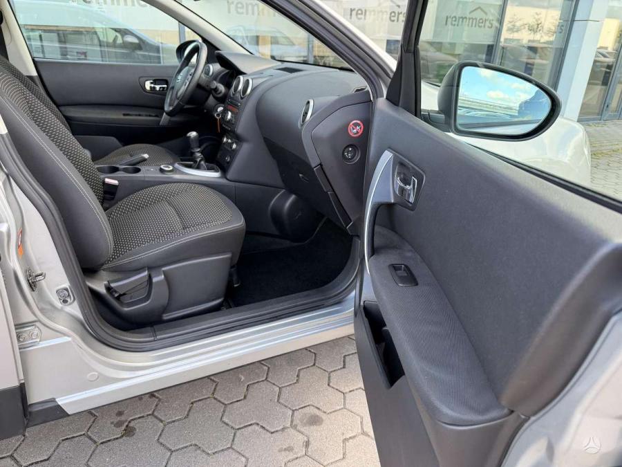 Pelēks Nissan Qashqai 2008 Viļņa, ar dzinēja tilpumu 2.00 L un nobraukumu 191 tūkst. km par 5950 €, foto 17 vietnē AUTOMOTO.COM.LV