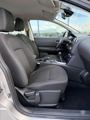 Pelēks Nissan Qashqai 2008 Viļņa, ar dzinēja tilpumu 2.00 L un nobraukumu 191 tūkst. km par 5950 €, foto 18 vietnē AUTOMOTO.COM.LV