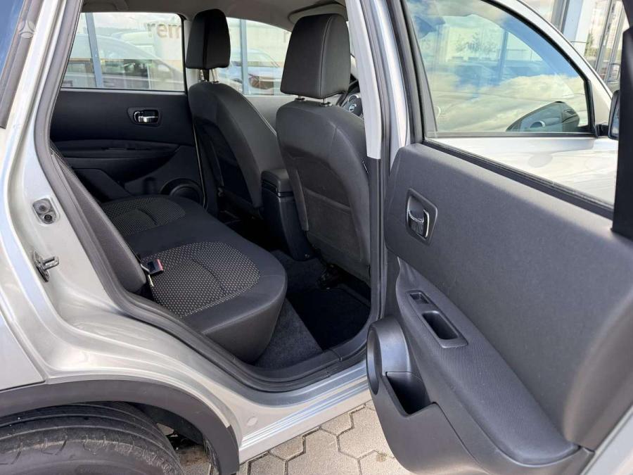Pelēks Nissan Qashqai 2008 Viļņa, ar dzinēja tilpumu 2.00 L un nobraukumu 191 tūkst. km par 5950 €, foto 20 vietnē AUTOMOTO.COM.LV