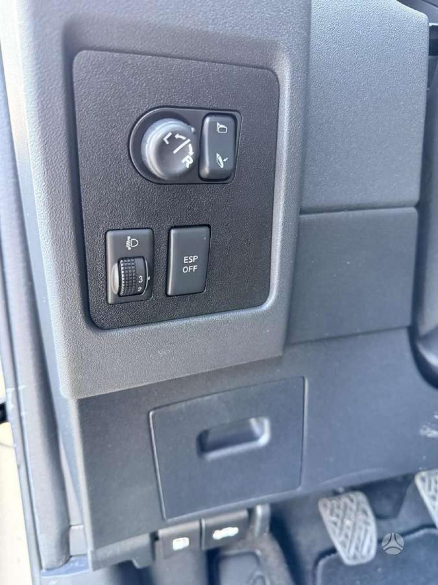 Pelēks Nissan Qashqai 2008 Viļņa, ar dzinēja tilpumu 2.00 L un nobraukumu 191 tūkst. km par 5950 €, foto 28 vietnē AUTOMOTO.COM.LV