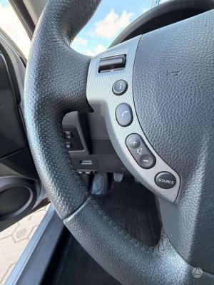 Pelēks Nissan Qashqai 2008 Viļņa, ar dzinēja tilpumu 2.00 L un nobraukumu 191 tūkst. km par 5950 €, foto 32 vietnē AUTOMOTO.COM.LV