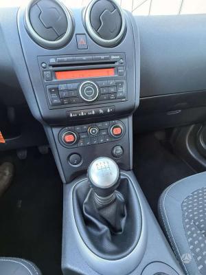 Pelēks Nissan Qashqai 2008 Viļņa, ar dzinēja tilpumu 2.00 L un nobraukumu 191 tūkst. km par 5950 €, foto 34 vietnē AUTOMOTO.COM.LV