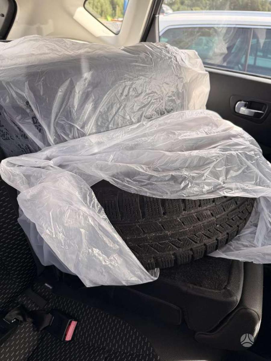 Pelēks Nissan Qashqai 2008 Viļņa, ar dzinēja tilpumu 2.00 L un nobraukumu 191 tūkst. km par 5950 €, foto 47 vietnē AUTOMOTO.COM.LV