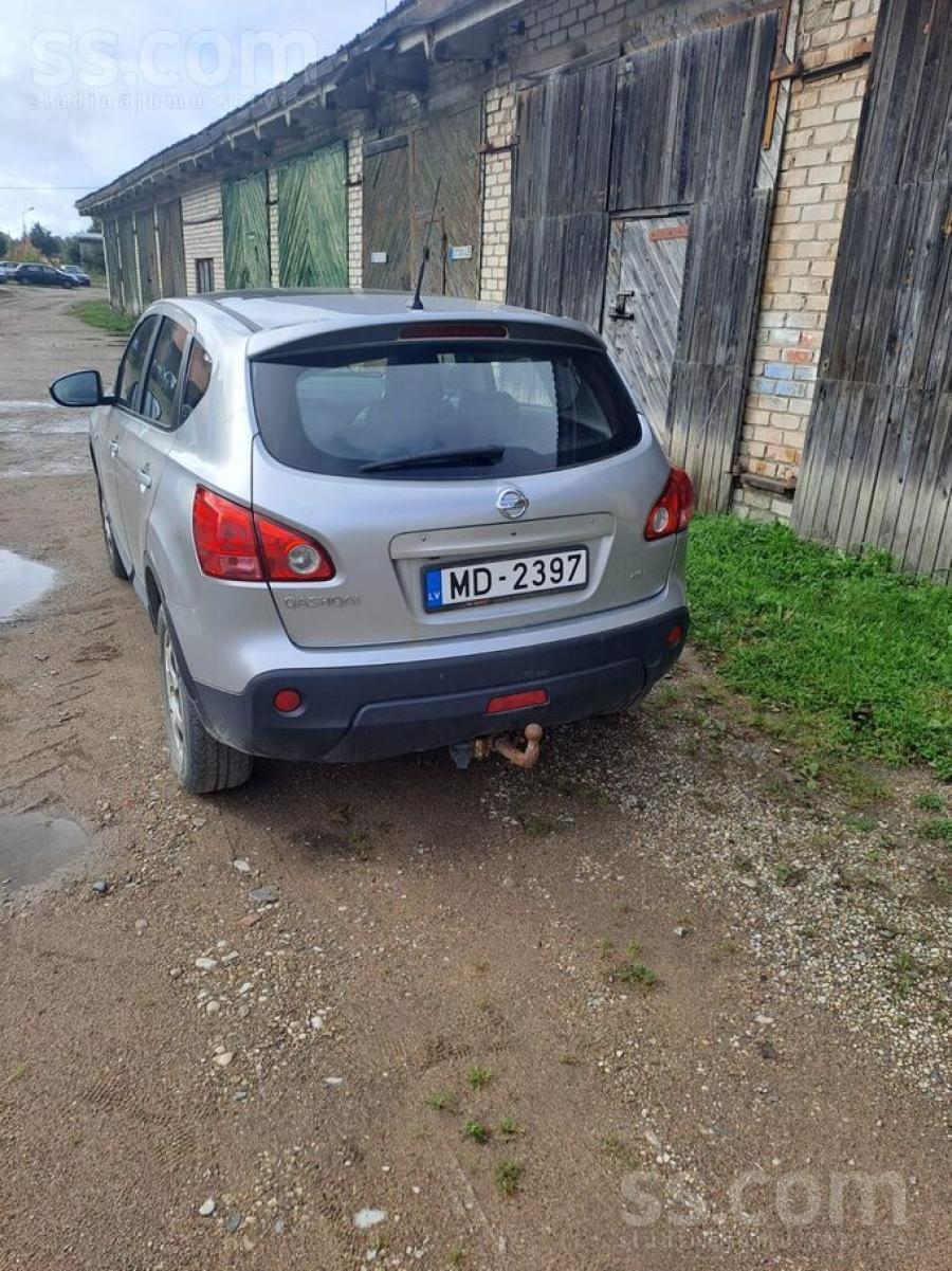 Pelēks Nissan Qashqai 2008 Cēsis, ar dzinēja tilpumu 2.00 L un nobraukumu 233 tūkst. km par 3750 €, foto 5 vietnē AUTOMOTO.COM.LV